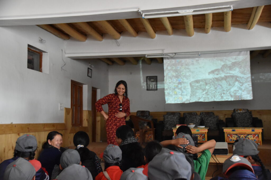 Walking along the Indus - Vikalp Sangam